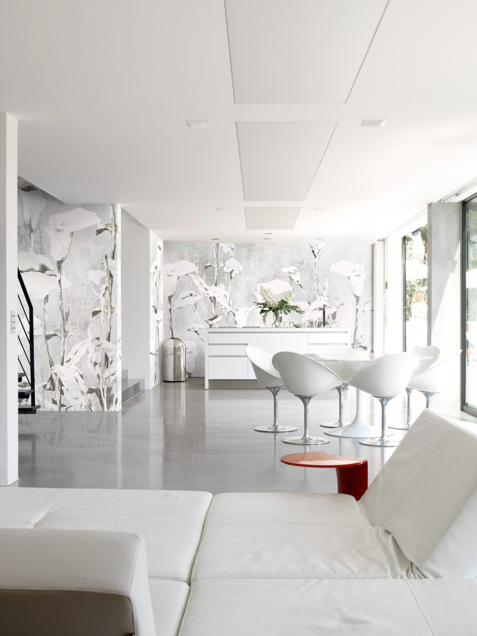 The Perigone Pastel - Floral wallpaper | daisy james